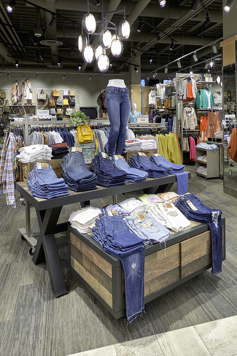 Scheels All-Sports - OPTO International - Modular & Custom Retail Displays