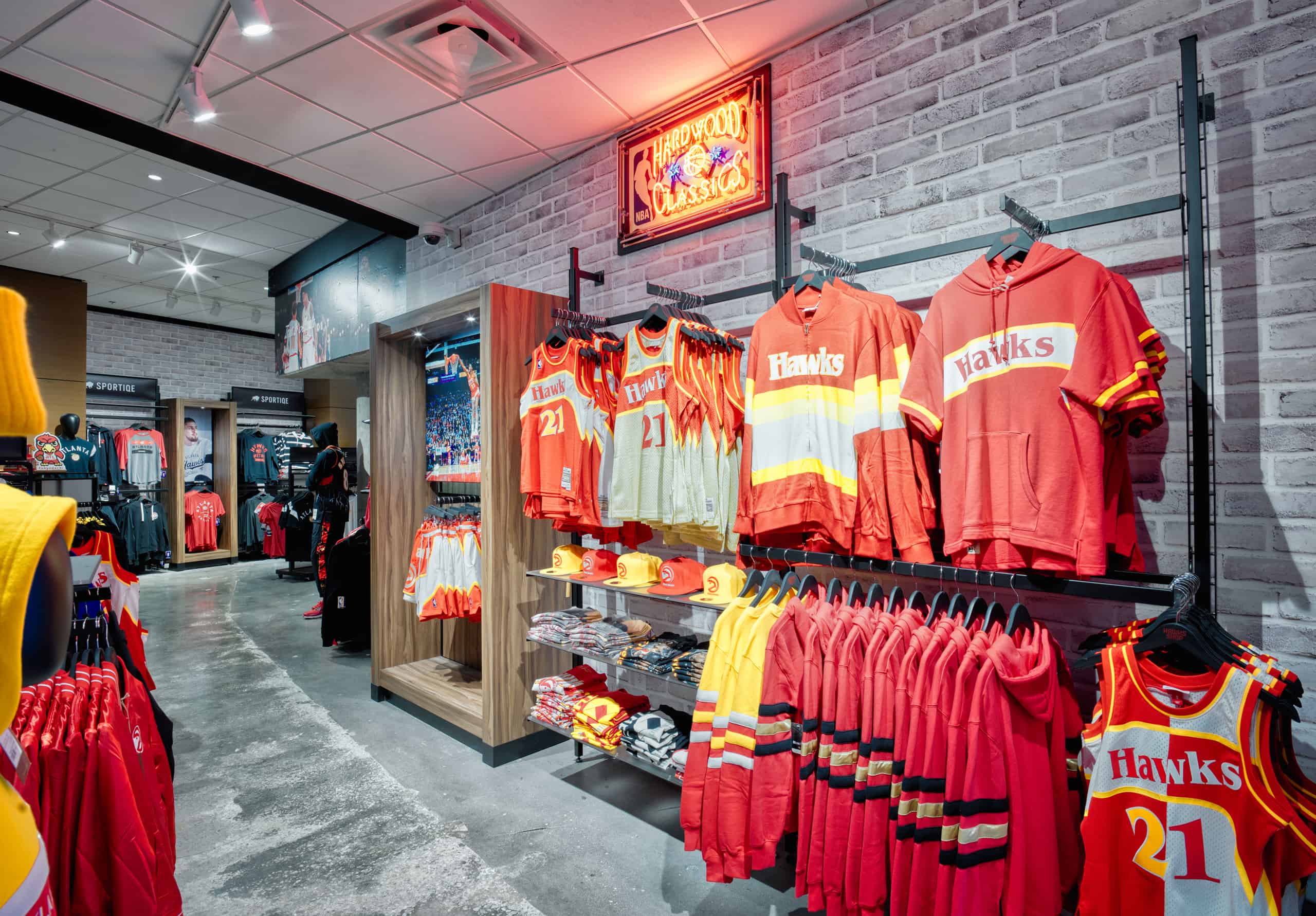 Atlanta Hawks Team Store - OPTO International - Modular & Custom Retail ...
